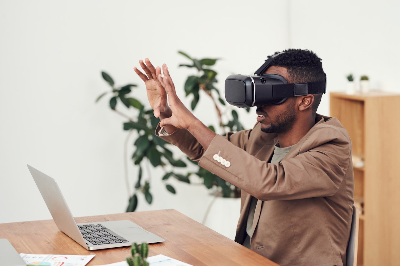 AR and Its Applications in Real Life - fram^